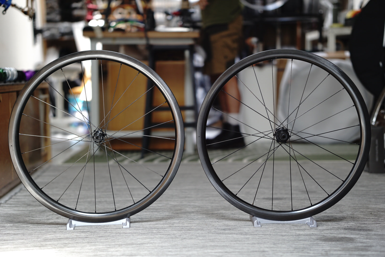 Light Bicycle AR35 // Carbon Ti X Hubs – BuiltWheels