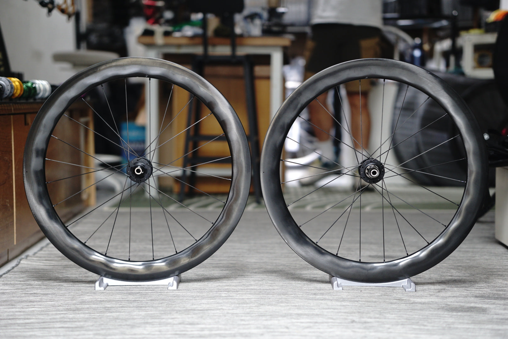 Light Bicycle AR565 // Chris King R45D – BuiltWheels