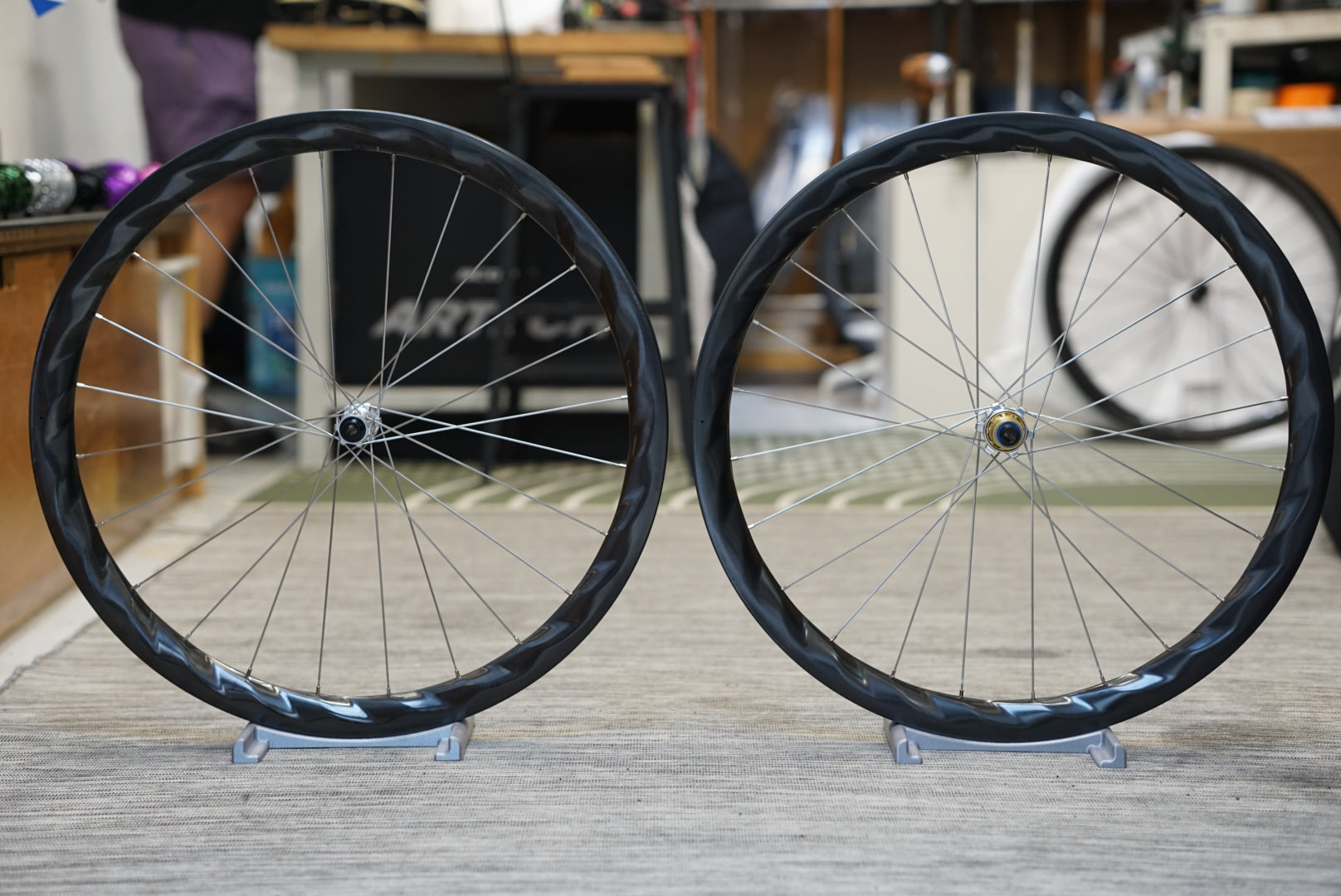 Light Bicycle Turbo 40 // Tactic Racing TR01 – BuiltWheels