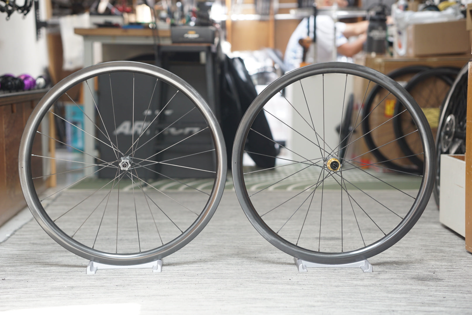 Light Bicycle AR35 // Nonplus Component Road Hub – BuiltWheels